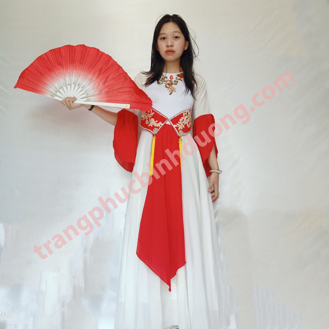 Trang phục cổ trang tiên nữ trắng đỏ